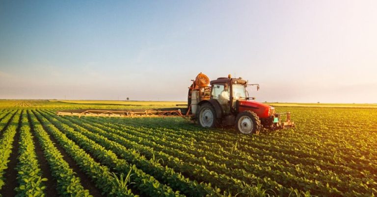 Traditional Farming vs. Modern Farming: Understanding the Evolution of ...